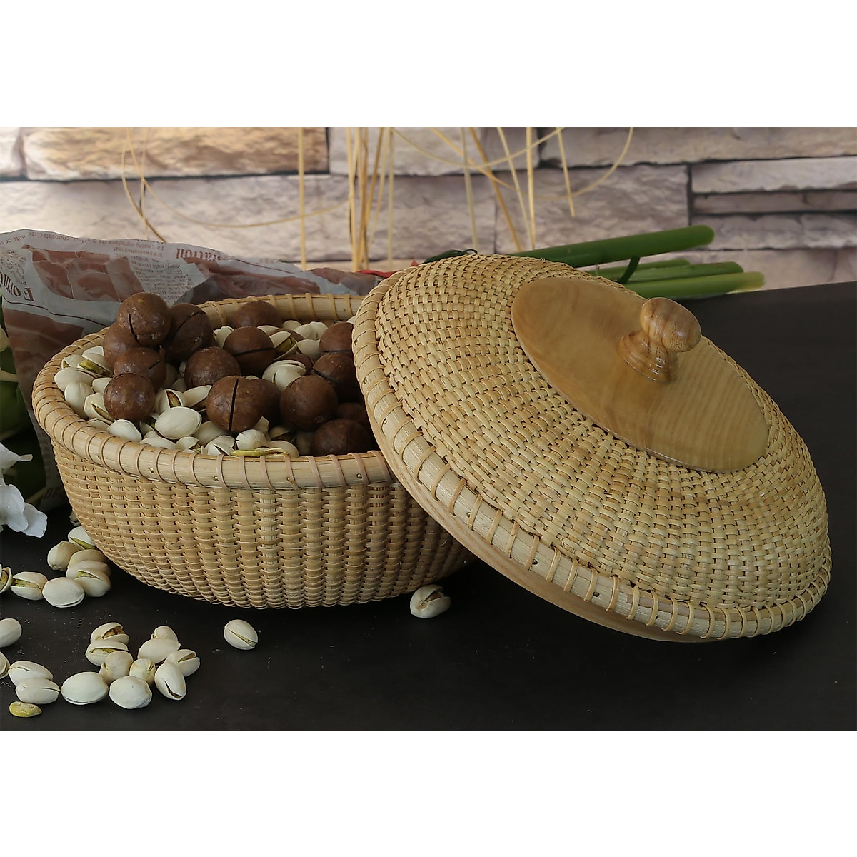 Teng Tian With Lid Nantucket Button Basket Cane-on-cane Handwoven Circular Household Basket Boxes for Shelf Home Organizer Coffee Dried Fuit Snacks Needles Thread and All