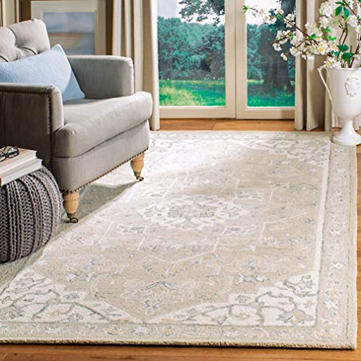 SAFAVIEH Micro-Loop Collection Area Rug - 8' x 10', Light Grey & Ivory, Handmade Medallion Wool, Ideal for High Traffic Areas in Living Room, Bedroom (MLP505F)