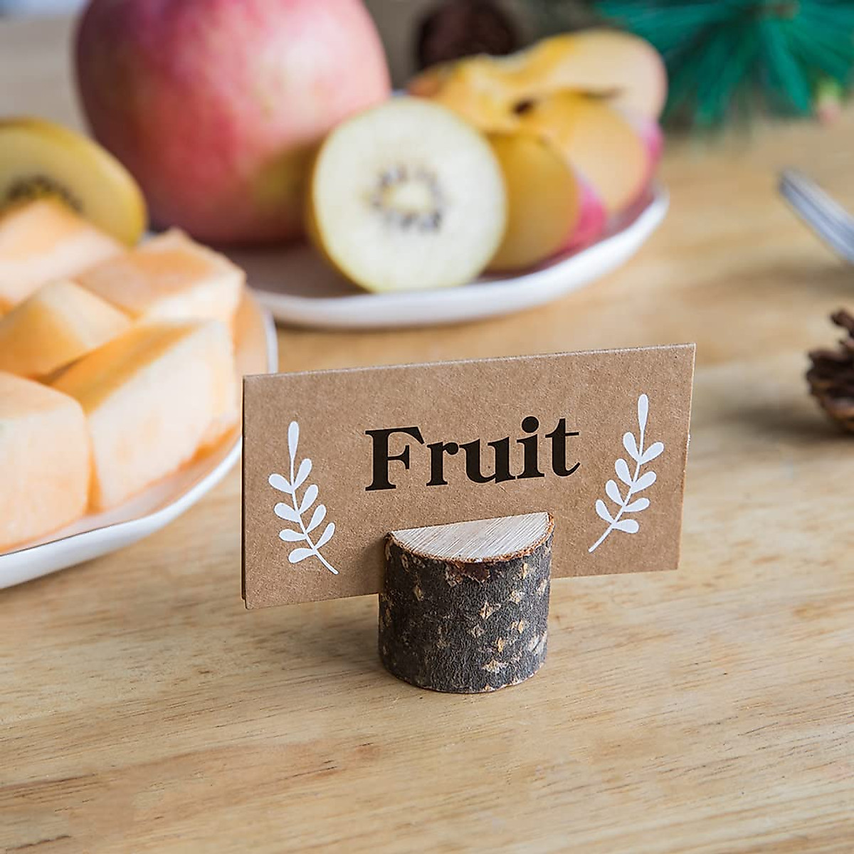 Jofefe 20Pcs Wood Place Card Holders and 24Pcs Kraft Table Place Cards, Rustic Table Number Holders, Food Labels, Name Card Photo Picture Holders for Harvest Fall Thanksgiving Wedding Birthday Party.