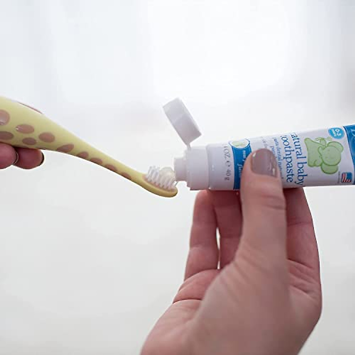 Dr. Brown's Infant-to-Toddler Training Toothbrush Set with Fluoride-Free Baby Toothpaste, Strawberry - Giraffe - 1.4oz - 0-3 years