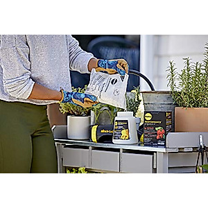 Miracle-Gro Performance Organics Edibles Plant Nutrition - Organic Plant Food Feeds Instantly, for Tomatoes, Vegetables, Herbs and Fruits, Promotes a Bountiful Harvest, 1 lb.