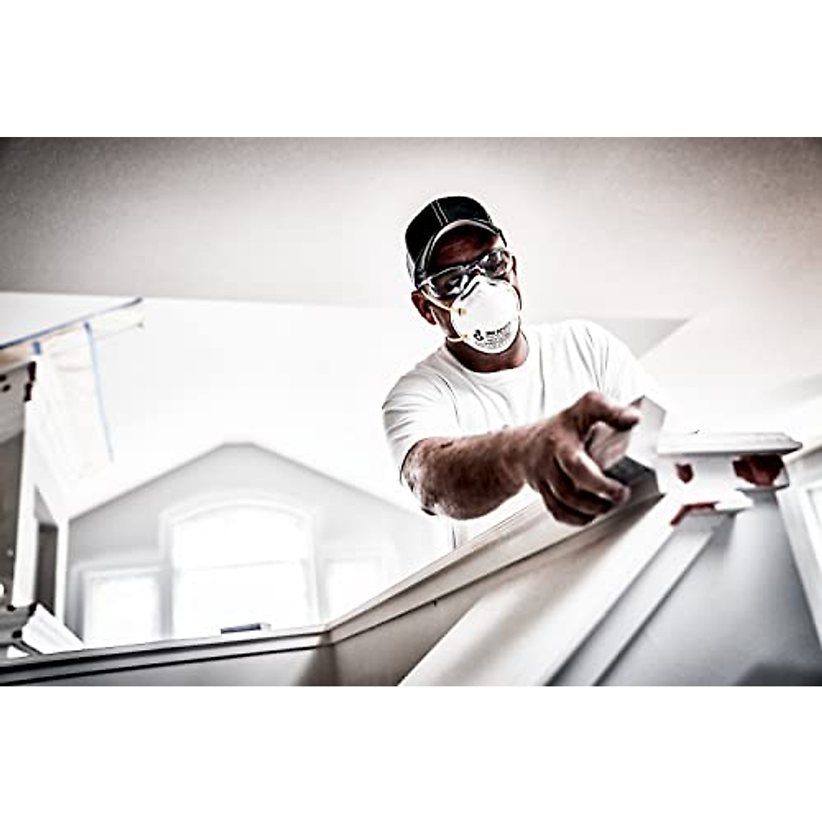 3M 8210 Plus Paint Sanding Dust Particulate N95 Respirator, Disposable Respirators, 20-Pack