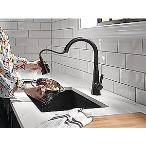 Delta Faucet Lenta Pull Down Kitchen Faucet Black, Soap Dispenser Included, Kitchen Sink Faucet, Faucet for Kitchen Sink with Magnetic Docking Spray Head, Matte Black 19802Z-BL-DST