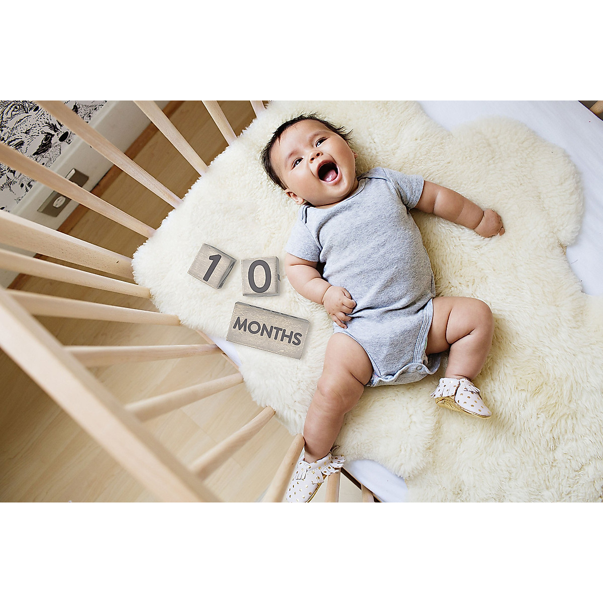 Pearhead Wooden Milestone Age Blocks, Gender-Neutral Baby Accessory for Photo Sharing, Weekly, Monthly, Year and Grade Growth Markers, Distressed Gray