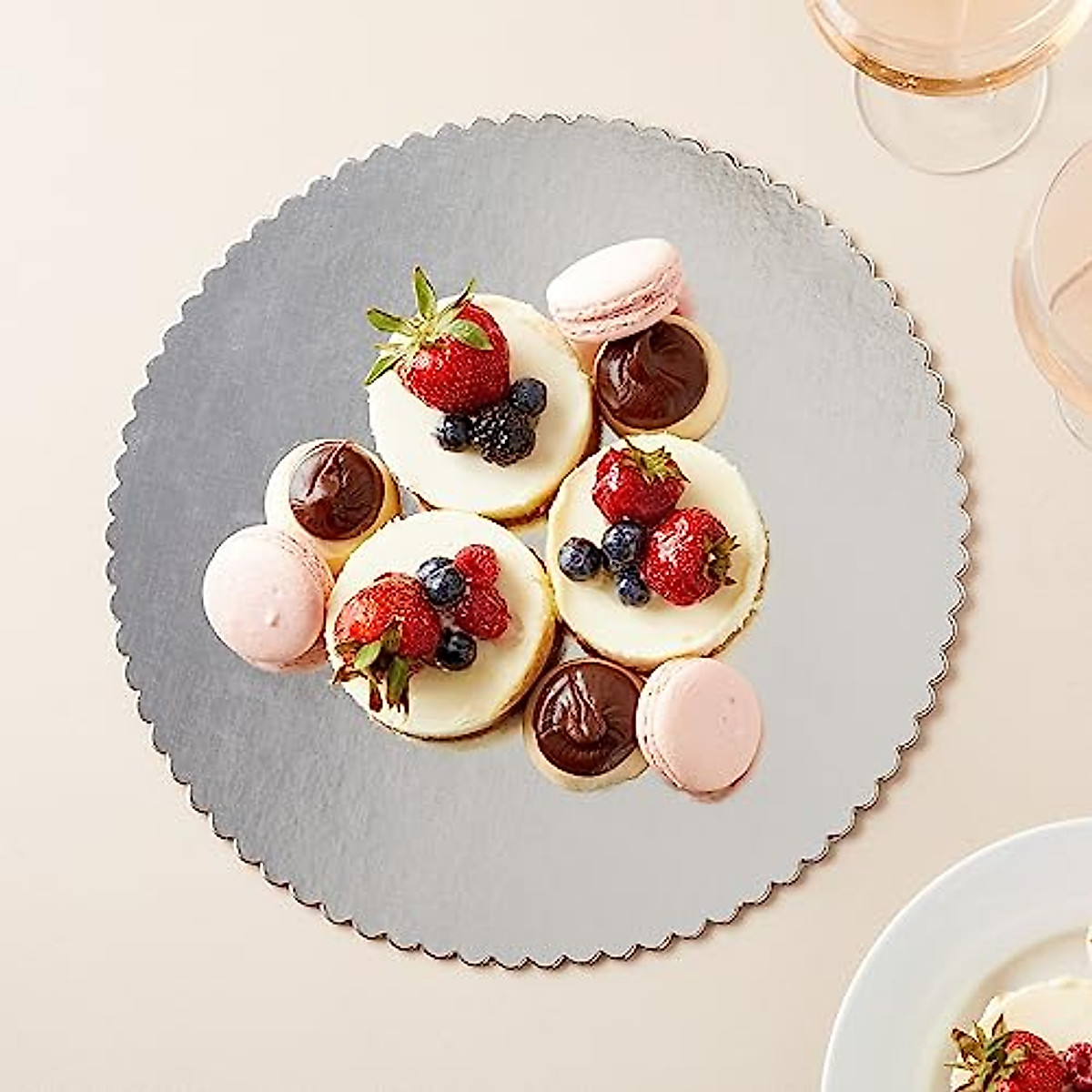 12-Pack Cake Boards 12 Inch, Elegant Round Scalloped Boards for Bakeries, Baking Desserts, Cake Decorating, Sturdy Cardboard Material, Disposable (Silver, 12x12x0.08 in)