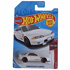 Hot Wheels Nissan Skyline GT-R - White Nissan 4/5