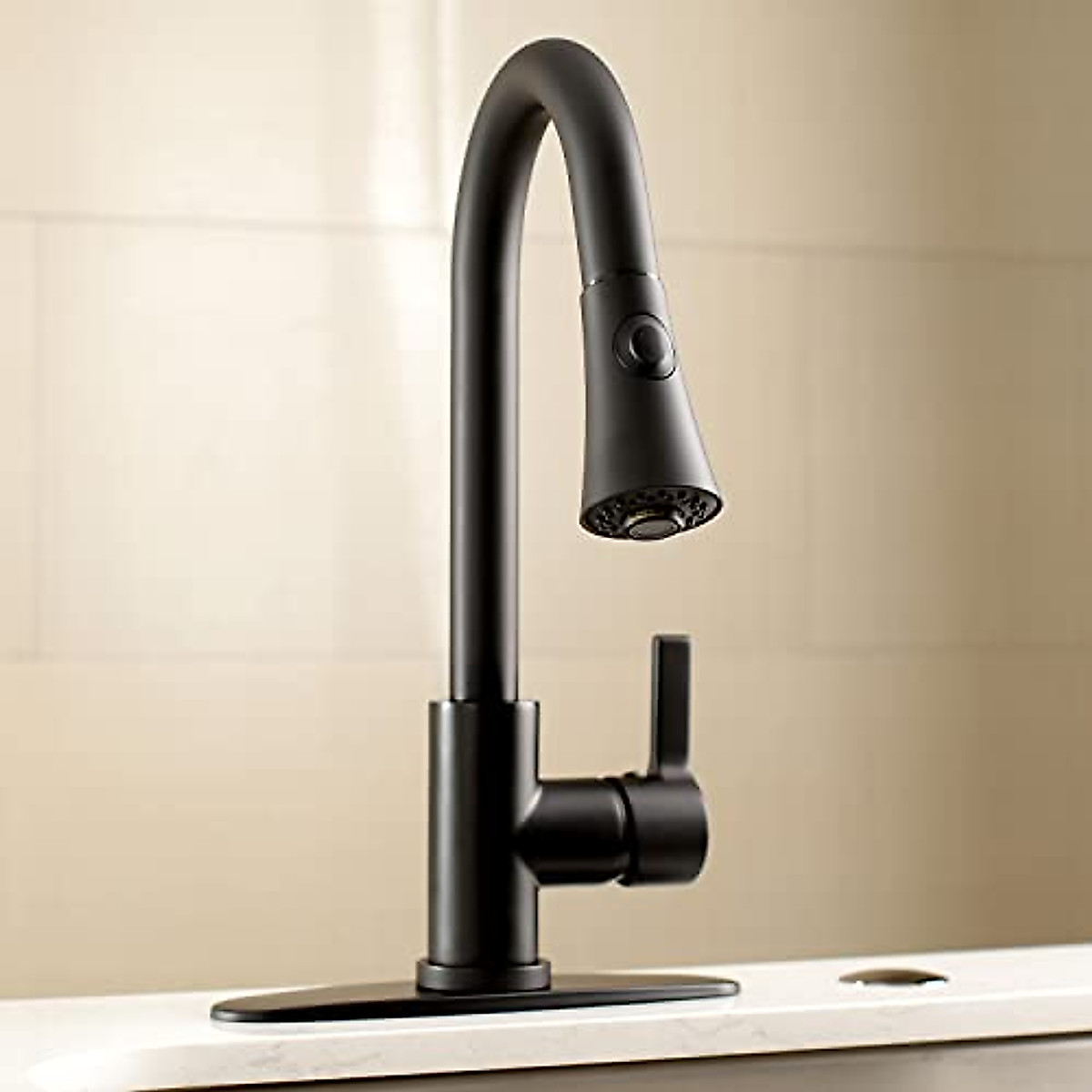 Kingston Brass LS8720CTL Continental Single-Handle Pull-Down Kitchen Faucet, Matte Black