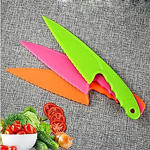 EORTA 4 Pieces Plastic Cake Knives with Serrated Edges Salad Knife Tomato/Lettuce Cutter with Handle Kitchen Serving Tool for Cake, Bread, Vegetables, Fruits, Adults & Kids. Random Color
