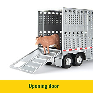 ERTL 1/32 Freightliner 122SD Semi with Livestock Trailer & Cattle 47362