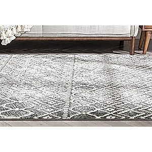 Well Woven Niria Grey Moroccan Tribal Diamonds Soft High-Lo Pile Area Rug (5'3" x 7'3")