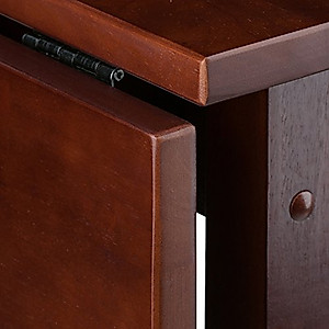 Winsome Lynnwood Dining, Walnut