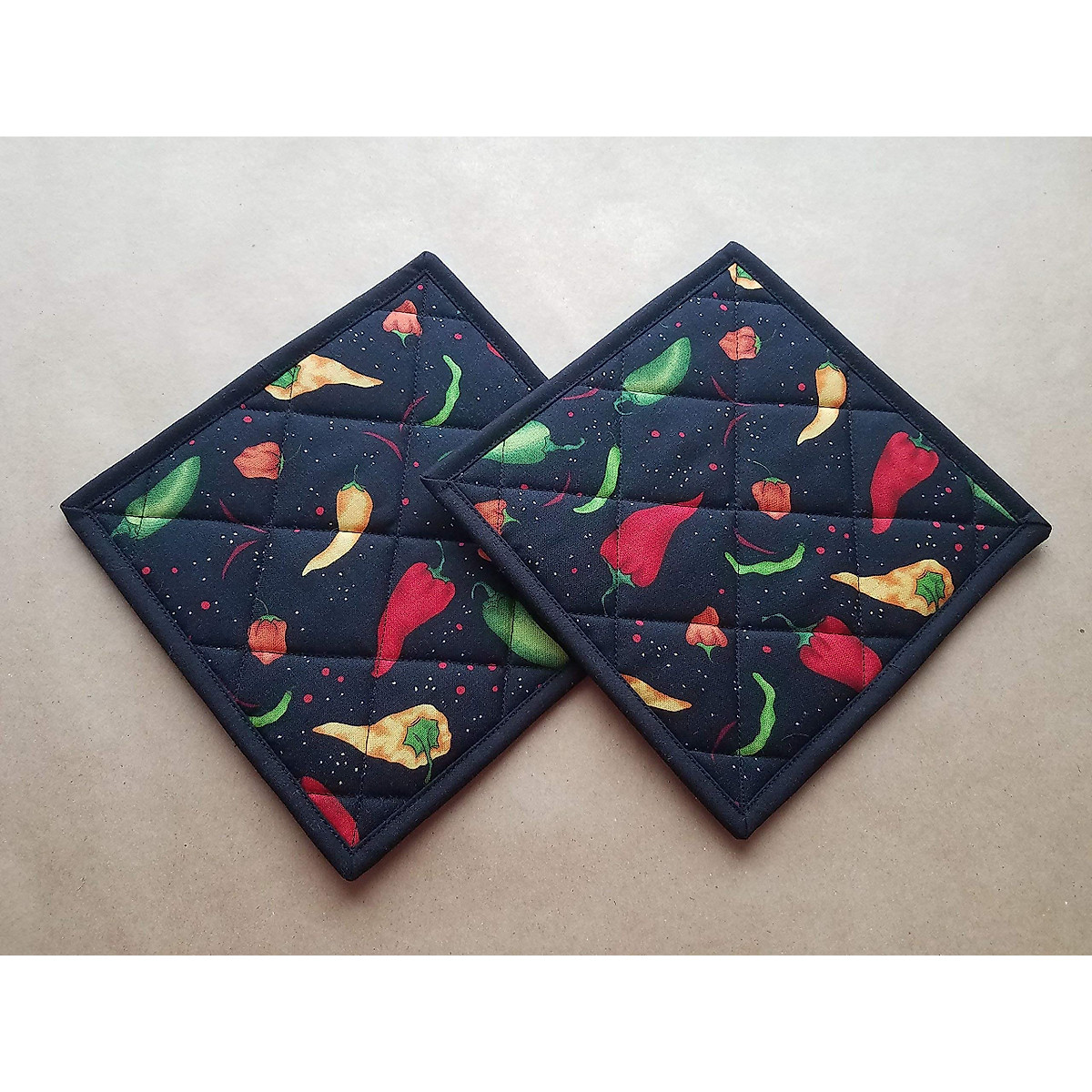 Chili Pepper Potholders Set of 2 Southwestern Kitchen Linens Chili Peppers Home Decor Quilted Hot Pads Insulated Trivets Tex Mex Kitchen Decor Spicy Themed Kitchen Linens Handmade Gifts Under 20