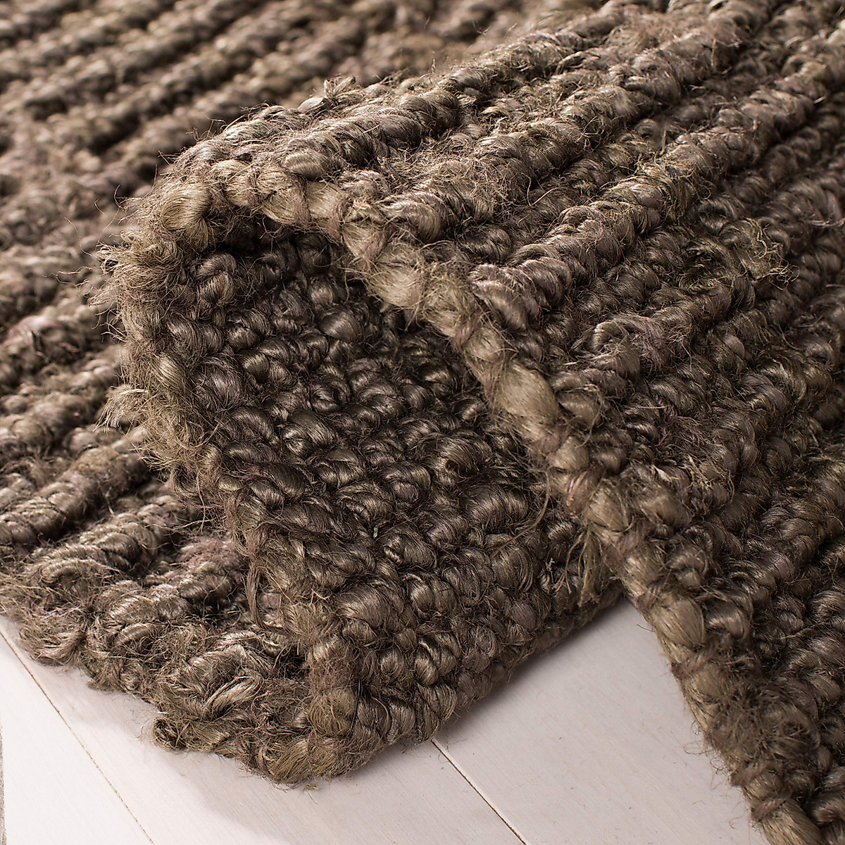 SAFAVIEH Natural Fiber Collection Area Rug - 9' x 12', Brown, Handmade Chunky Textured Jute 0.75-inch Thick, Ideal for High Traffic Areas in Living Room, Bedroom (NF447D)