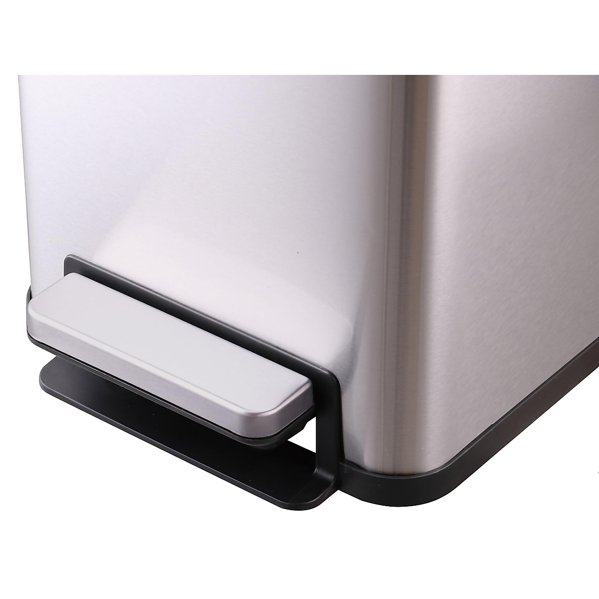 The Step N' Sort Slim Design, 2 x 21.5L Dual Trash and Recycling Bin