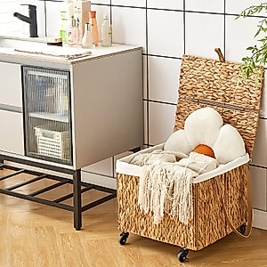 Wimarsbon Storage Basket, Foldable Rolling Hamper With Brakable Wheels and Lid, Handwave Braid Laundry Bin, Clothes Toy Organizer for Living Room (Water Hyacinth)