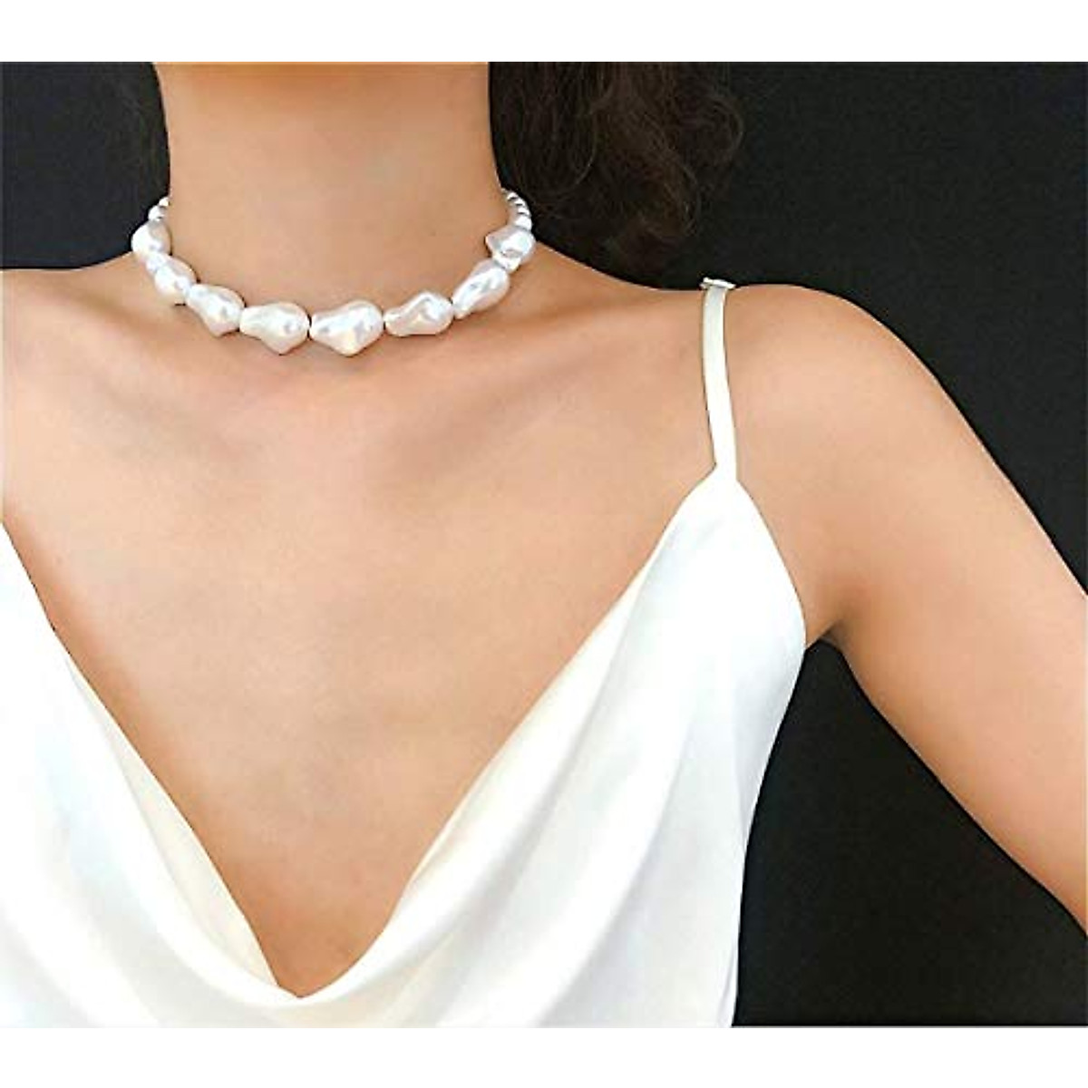 Cathercing Boho Baroque Irregular Pearl Pendant Choker Necklace for Women Vintage Charm Adjustable Chain Jewelry Simple Chic Cute Accessories Collocation on Beach