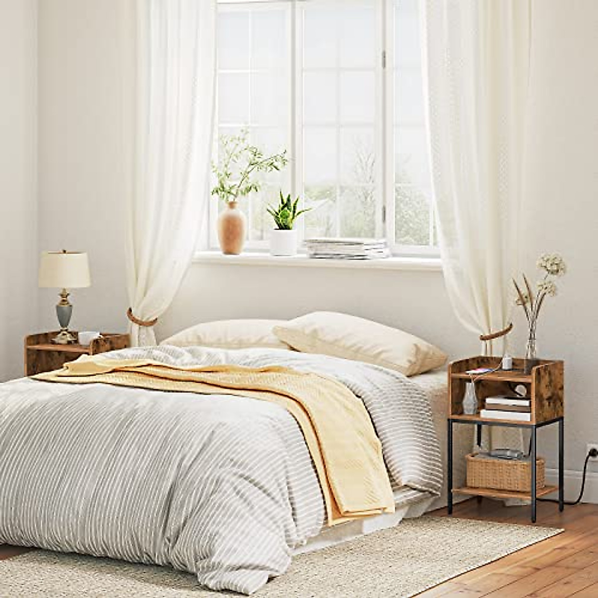 HOOBRO Nightstand with Charging Station, End Table with Open Drawer, Side Table with USB Ports and Outlets, for Small Spaces, Bedroom, Rustic Brown BF381BZ01