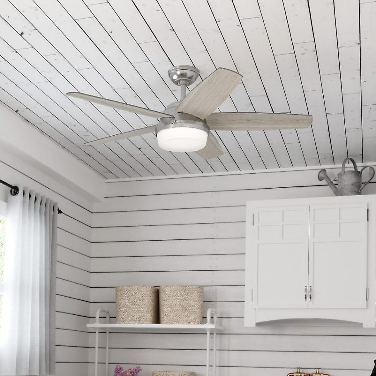 Hunter Fan 52 inch Contemporary Brushed Nickel Indoor Ceiling Fan with Light Kit and Remote Control (Renewed)