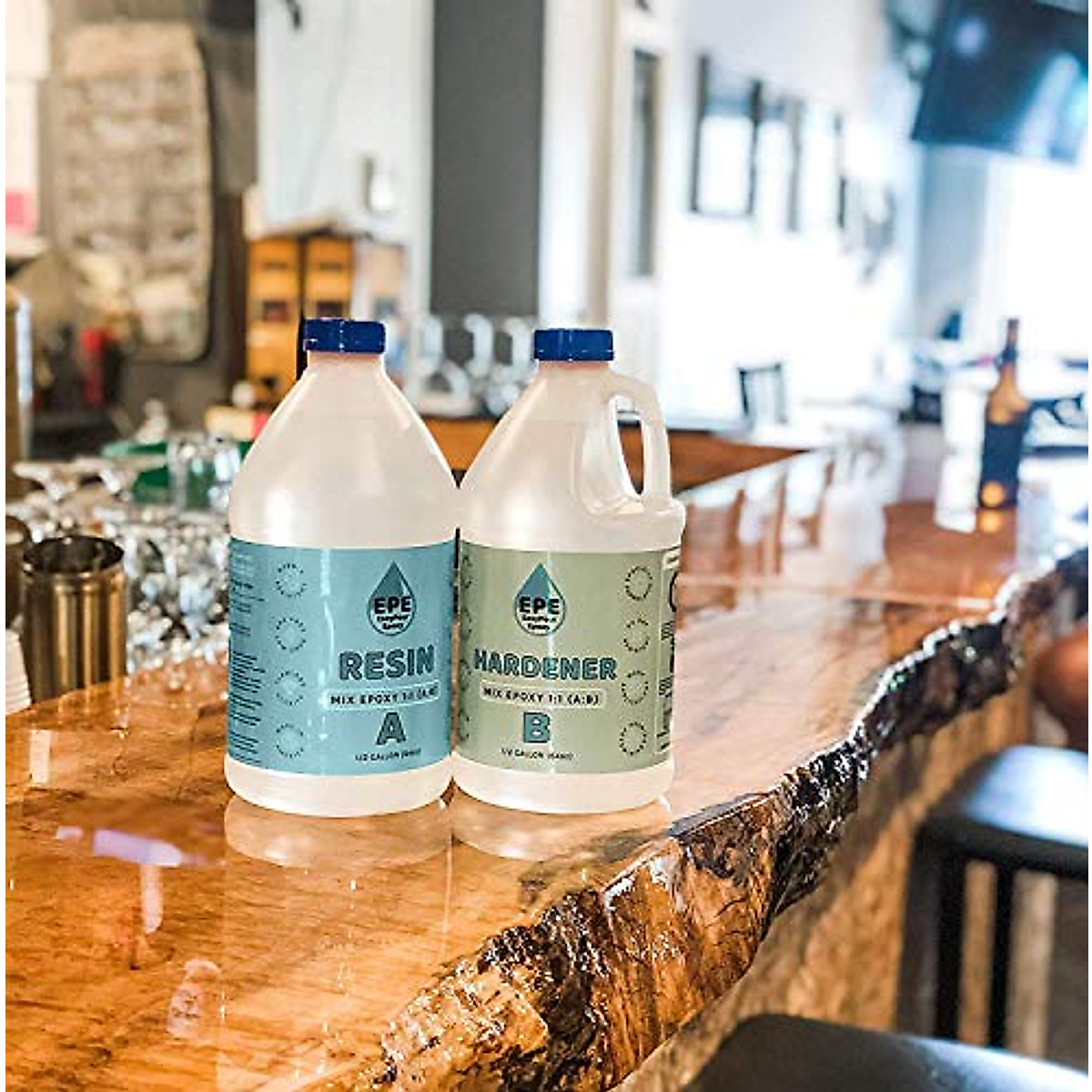 EPE EasyPour Epoxy 1 Gallon Kit - Crystal Clear High Gloss Resin and Hardener, 2 Mixing Cups, Silicone Spatula, Plastic Spreader - Wood Tabletops, Epoxy Countertop Resin, Epoxy Casting and Art Work