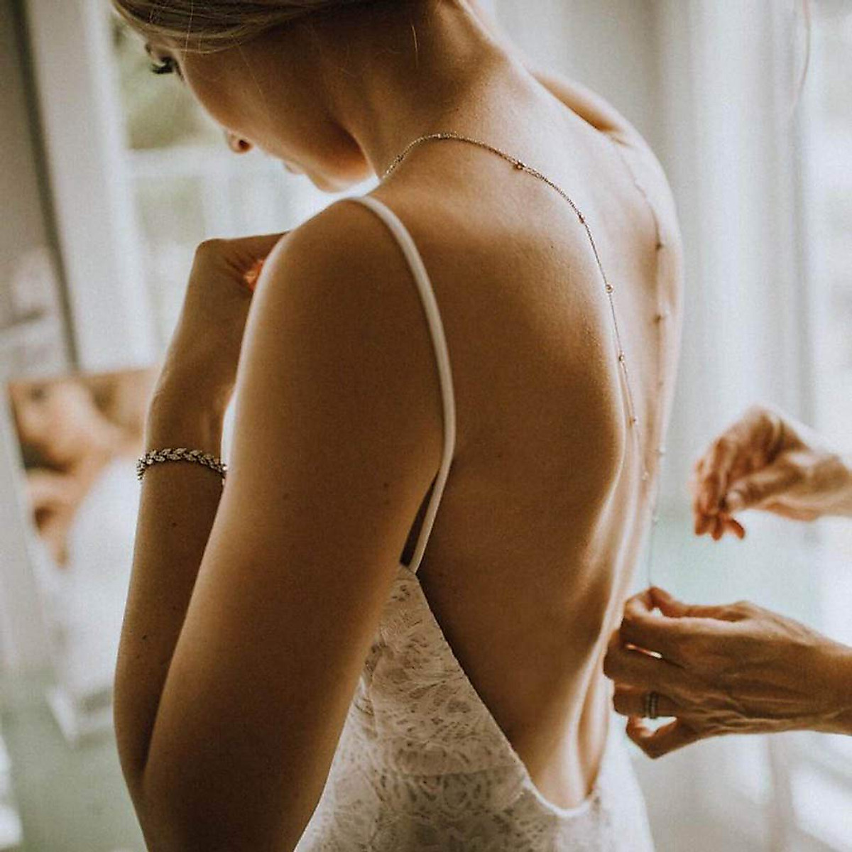 Tgirls Dainty Crystal Body Chain Sexy Backdrop Necklace Body Jewelry for Women and Girls (Silver)