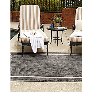 Unique Loom Outdoor Border Collection Casual Solid Border Transitional Indoor and Outdoor Flatweave Black Area Rug (4' 0 x 6' 0)