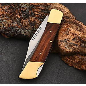 Generic Outdoor Camping Pouch Folding Knife - with 3.54-Inch Stainless Steel Blade, Sharp And Durable - Pocket Knife, Compact And Easy to Carry And Store, A Suitable Gift for Men And Women, Brown