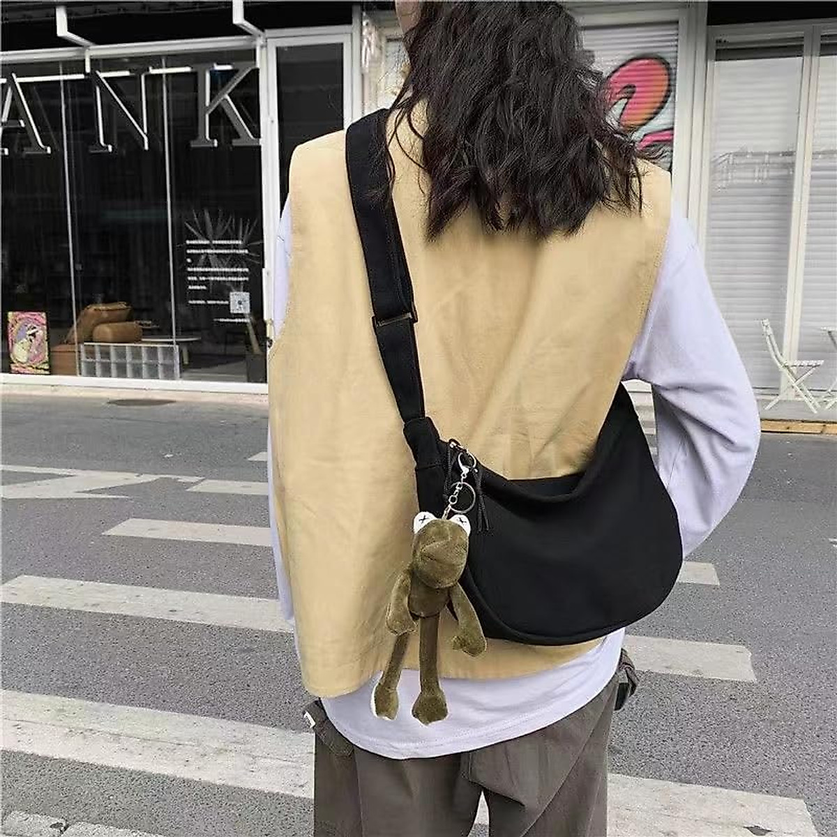 Nylon Crossbody Crescent Bag for Women Men Fashionable Shoulder Bag with Adjustable Strap for Everyday Casual shopping Travel Workout