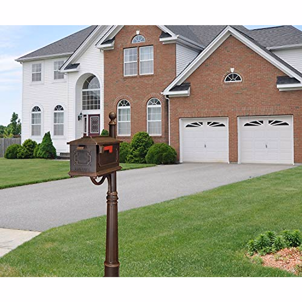 Kingston Curbside Mailbox with Ashland Mailbox Post Unit Color: Copper