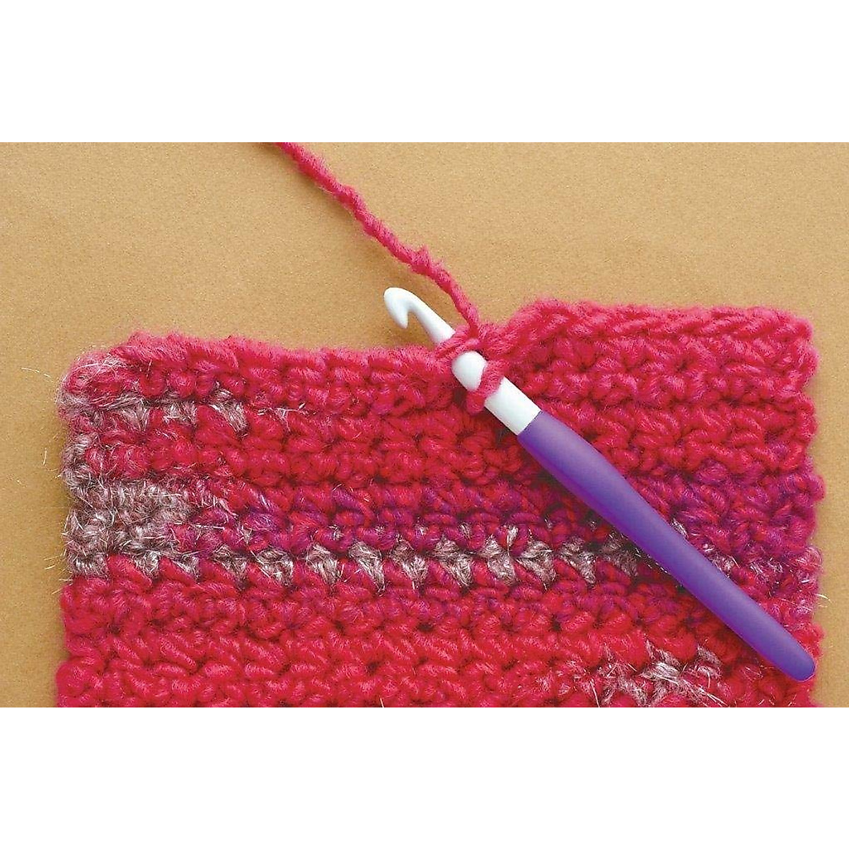 Clover Amour Crochet Hook: 4.0mm, 4.00mm, Multicoloured