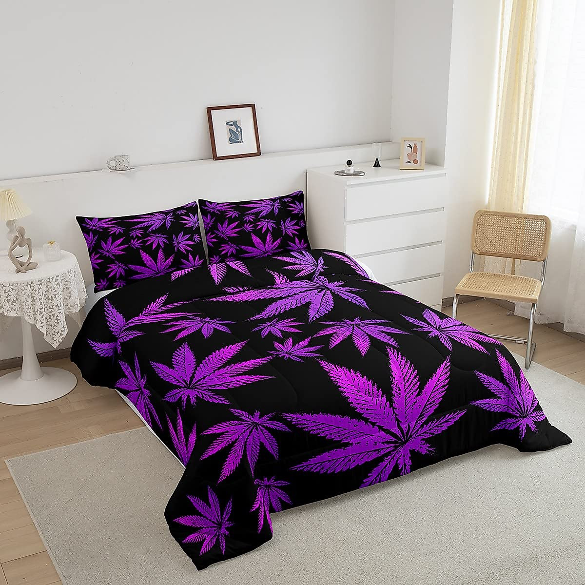 Feelyou Marijuana Leaf Queen Size Black Purple Comforter Set Weed Leaf Botanical Bedding Set for Kids Men Women Adults Cannabis Leaves Comforter Luxury Puple Hemp Quilt Set Room Decor 3Pcs