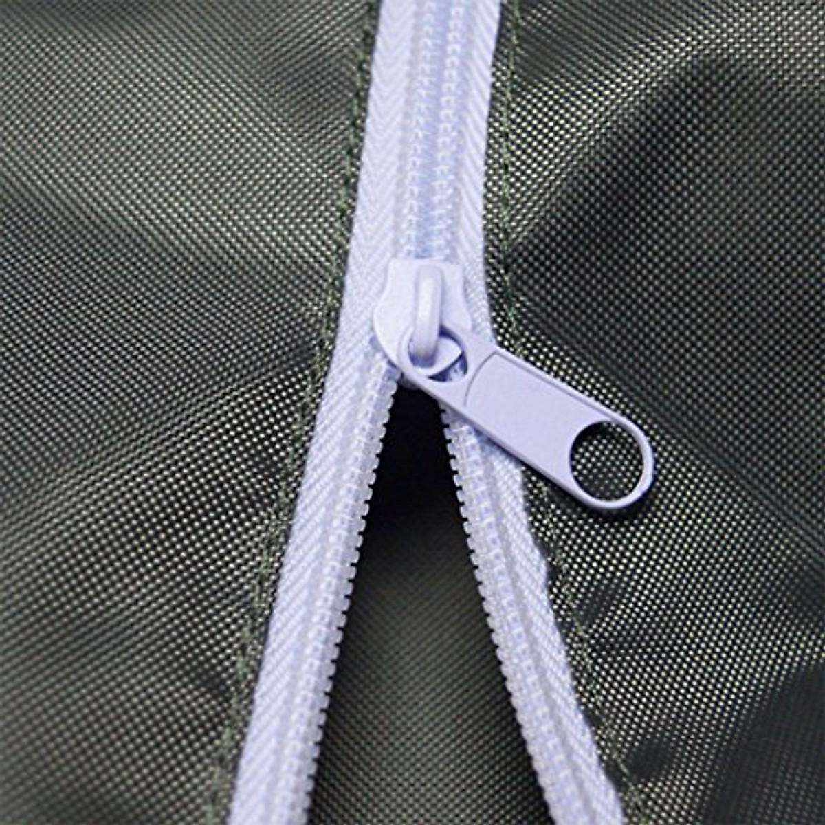 Oxford Fabric Space Saving Door-Hanging Laundry Hamper Bag + 2 Stainless Steel Hooks + 2 Strong Suction Cups for Bedroom, Nursery, Dorm or Closet (White)