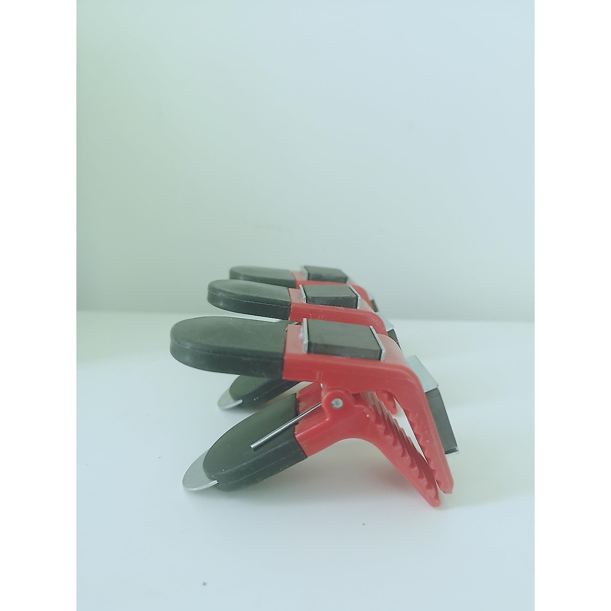 A99 3pcs Magnetic Paint Brush holder clip with Tin Opener DIY tools Red