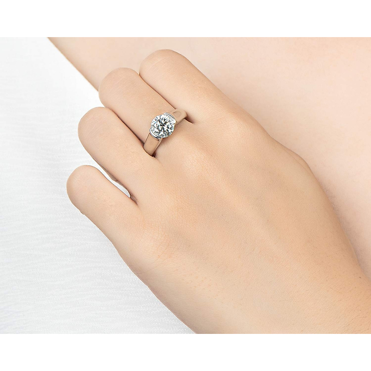 WOAINI Moissanite Rings, 2 Carat Round Cut Moissanite Platinum Plated Sterling Silver Engagement Wedding Ring for Women, Promise Ring for Her, Mother Day