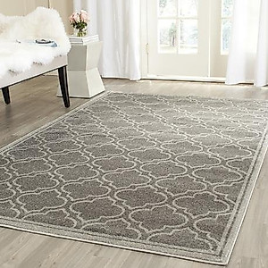 SAFAVIEH Amherst Collection 5' Round Grey / Light Grey AMT412C Moroccan Geometric Non-Shedding Dining Room Entryway Foyer Living Room Bedroom Area Rug