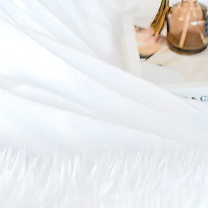 JONIYEAR Extra 2.8" Long Hair Fluffy Faux Fur Throw Blanket 50" x 60", Luxury Soft Decorative Fuzzy Furry Blanket for Couch, Cozy Plush Shaggy Blankets for Sofa Bed, Cute Lovely Blanket for Pet, White