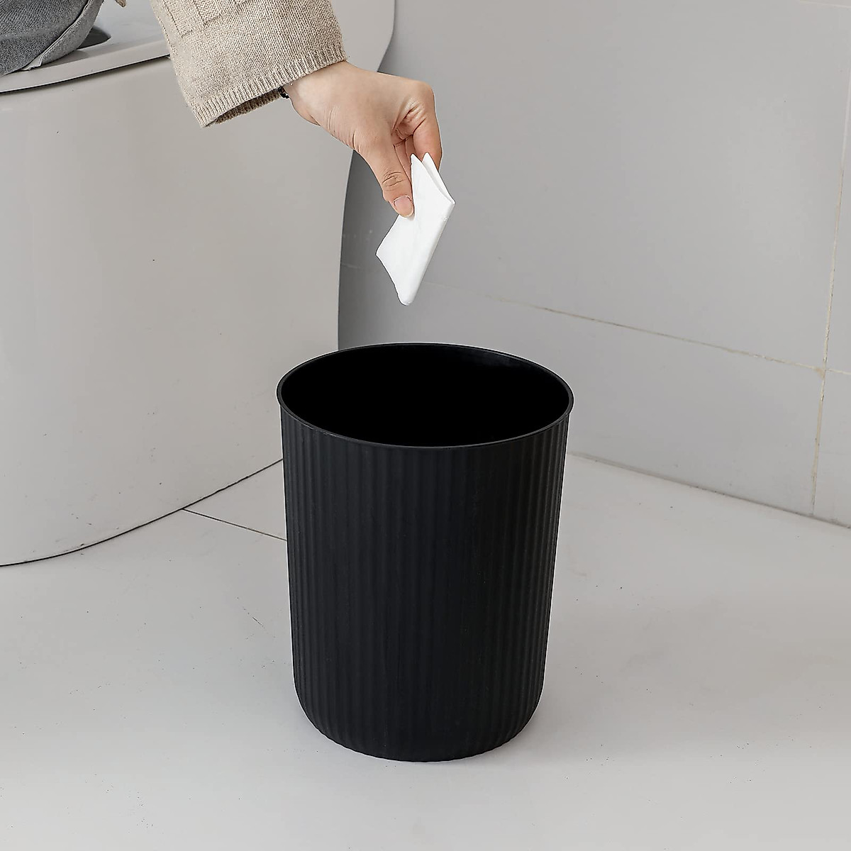 JiatuA Small Trash Can Plastic Wastebasket 1.5 Gallon Round Garbage Container Bin for Bathroom, Kitchen, Home Office, Dorm, Kids Room, Black