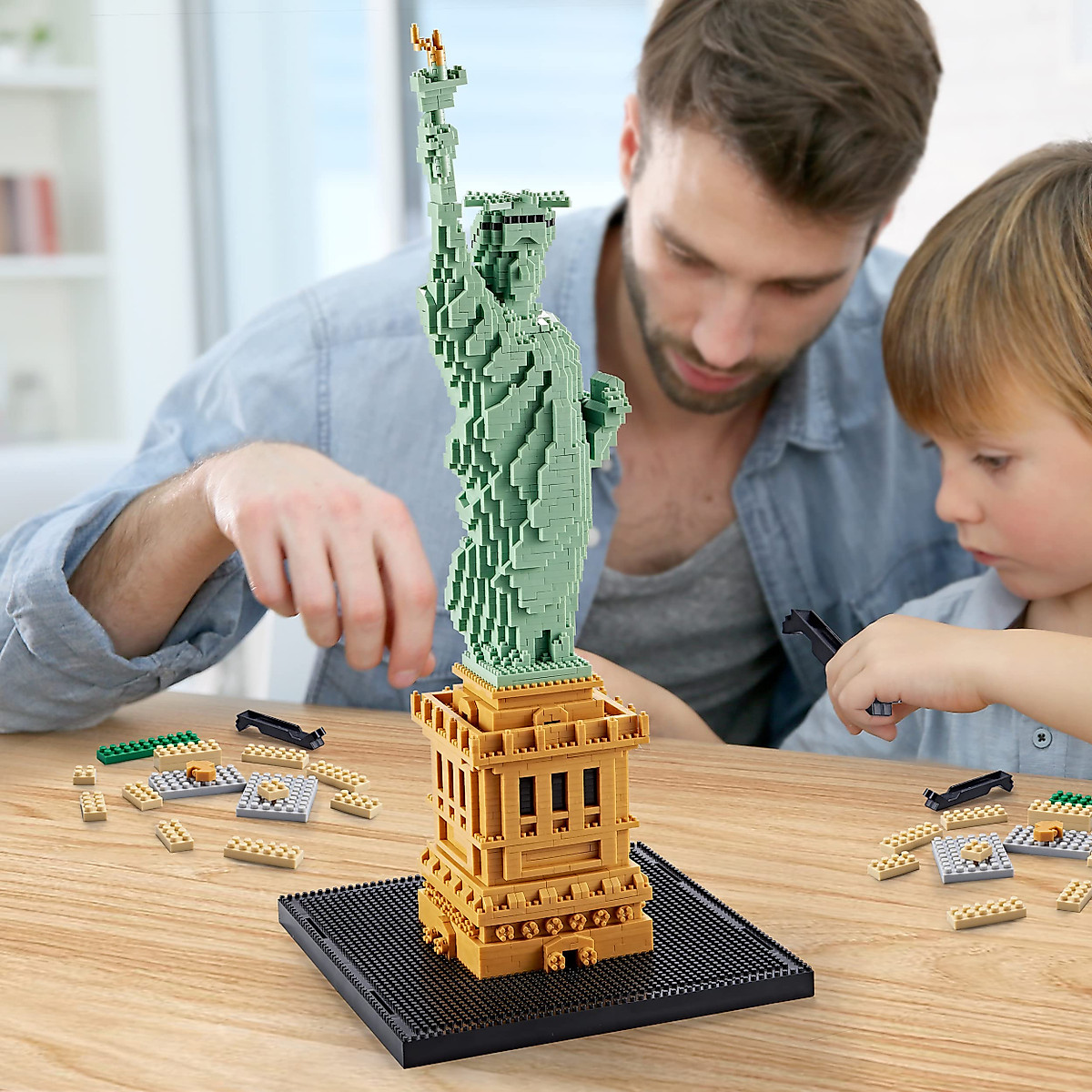 KLMEi Statue of Liberty Micro Blocks Building Sets Mini Bricks Building for Adults, New York Famous Landmark Architectural Model Toys for Kids Age of 14+ 2810 PCS