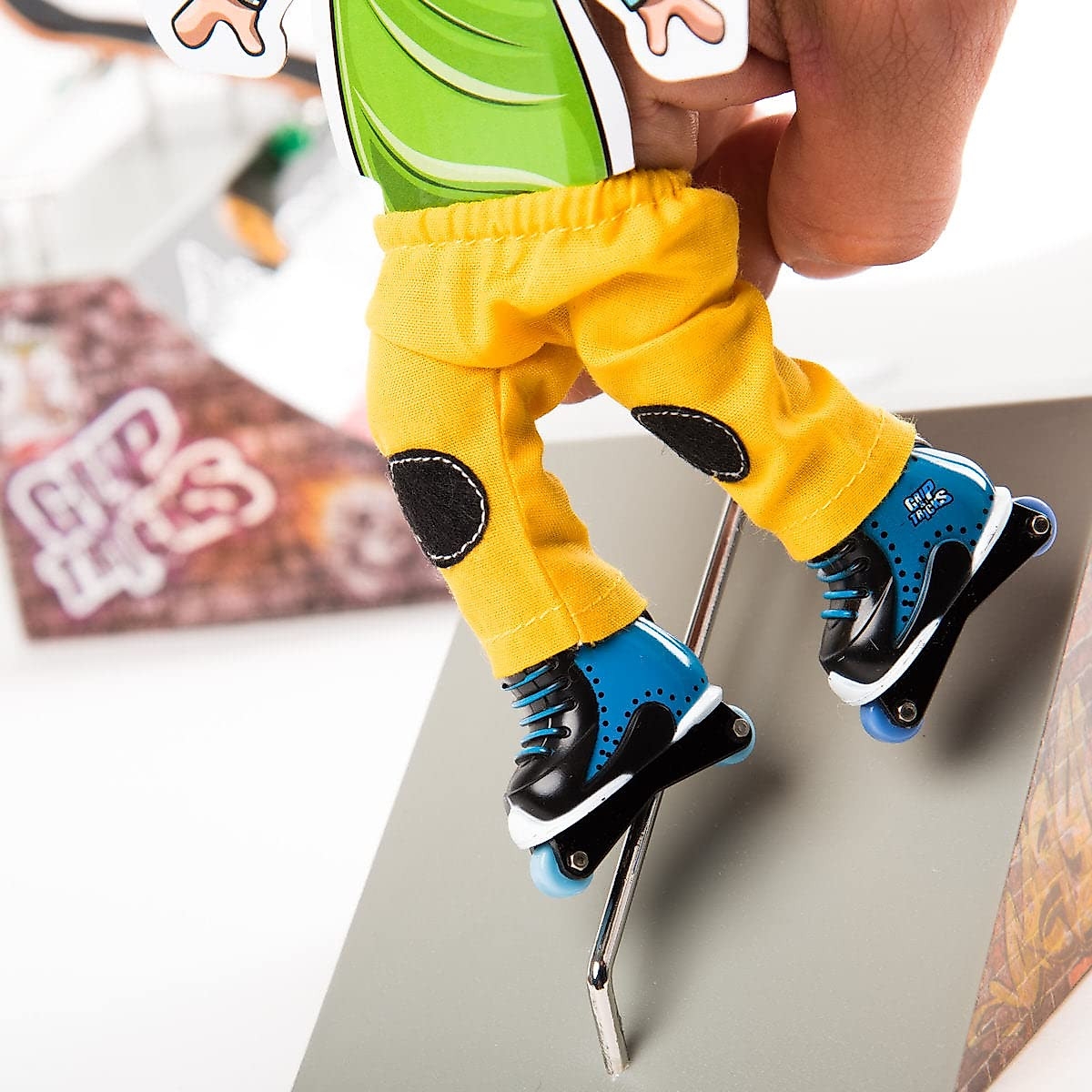 Grip and Tricks - White Freestyle Inline Finger Skates with Finger Roller Skates Tools and Mini Fingerboards Accessories - Pack 1 Finger Toy for 6+ Years Old Kid