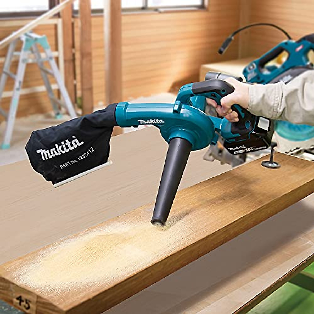 Makita DUB185Z Cordless Handheld Leaf Blower Powered by 18V LXT Li-Ion Battery