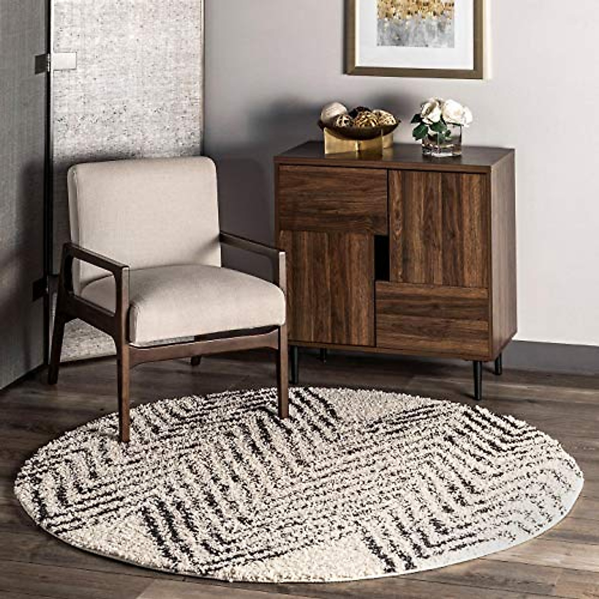 nuLOOM Amanda Moroccan Chevron Tassel Shag Area Rug, 5' Round, Off-white