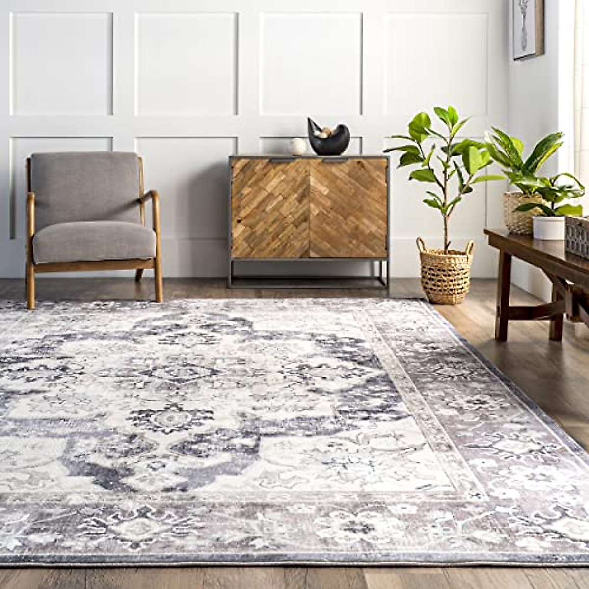 nuLOOM Josephine Distressed Floral Medallion Area Rug, 4' x 6', Grey