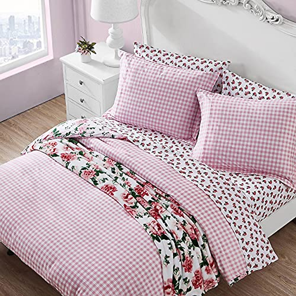 Betsey Johnson - Queen Duvet Cover Set, Reversible Bedding with Matching Shams, All Season Home Decor (Blooming Roses Pink, Queen)