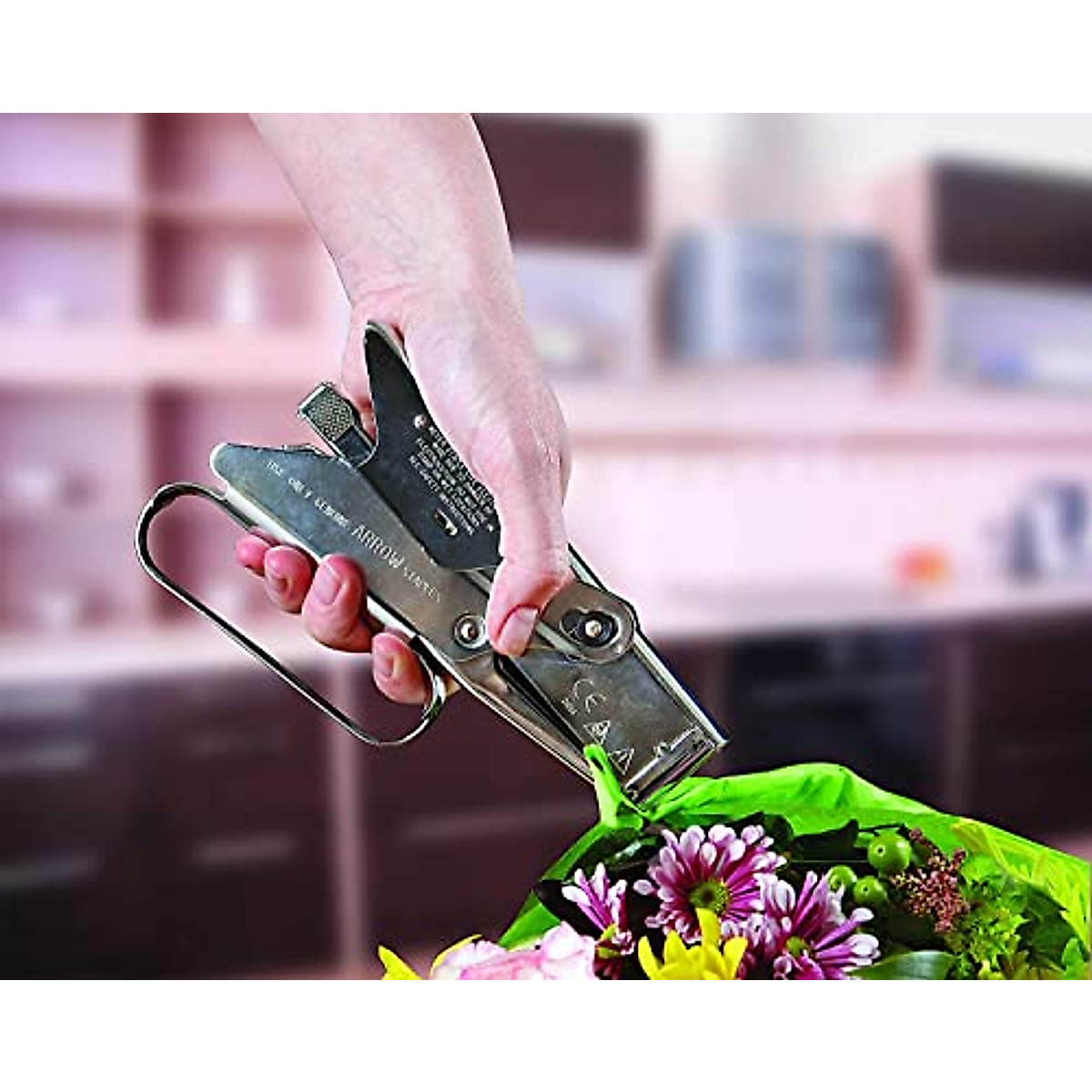 Arrow P22 Heavy Duty Handheld Plier Stapler for Crafts, Office, and Insulation, Uses 1/4-Inch and 5/16-Inch Staples