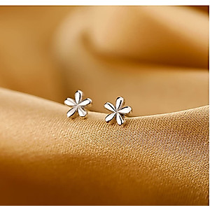 Reffeer Solid 925 Sterling Silver Daisy Stud Earrings Flower for Women Tiny Flower Stud Earrings Spring (A-Silver)
