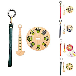 Portable Wooden Wrist Yarn Holder with Strap for Knitting and Crocheting, Yarn Ball Storage Stand, Prevents Yarn Tangling and Misalignment (Green)