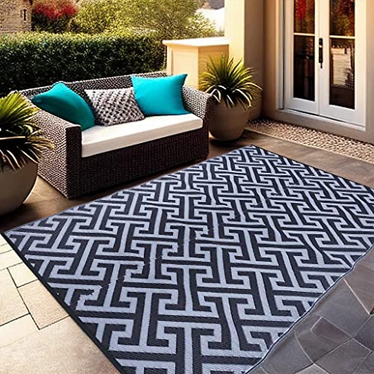 Latest Sense Outdoor Plastic Straw Rug 5x8ft – Outdoor Patio Rug Camping Mat – Durable Waterproof Black and Gray Outdoor Rug – Outside Rug Ideal for Patio, Deck, Beach, Garden, RV