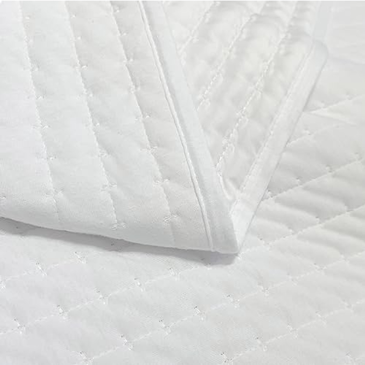 SHALALA NEW YORK Reversible Quilt Set - 2 Quilted Pillow Shams and a Soft Cotton Jersey Coverlet-Lightweight and Breathable - Machine Washable (Stripe White, King)