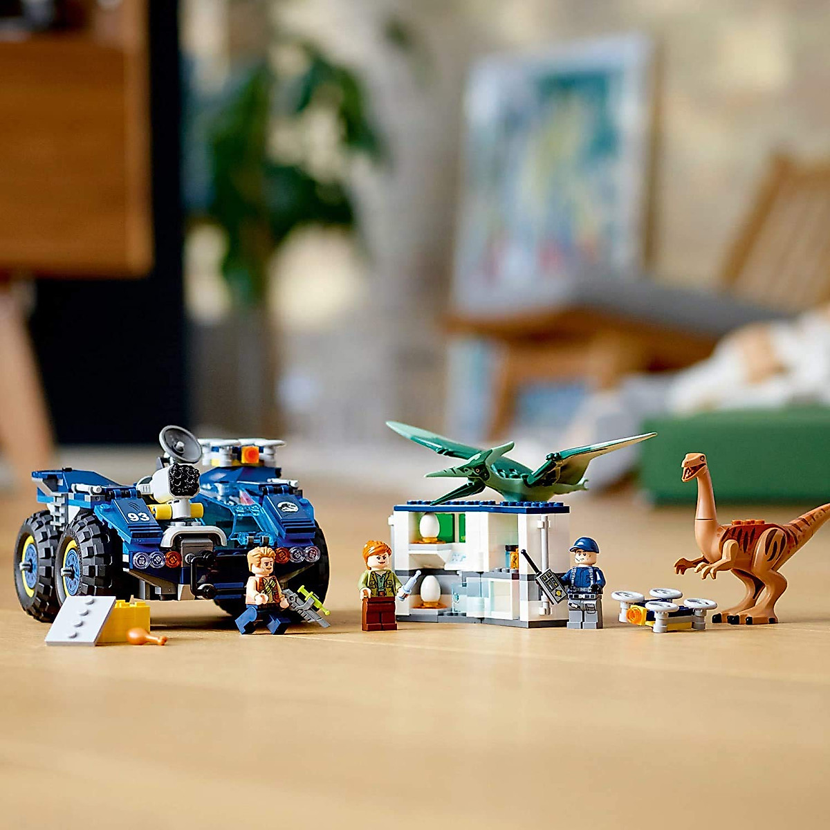 LEGO Jurassic World Gallimimus and Pteranodon Breakout 75940, Dinosaur Building Kit for Kids, Featuring Owen Grady, Claire Dearing and ACU Trooper Minifigures for Creative Play (391 Pieces)