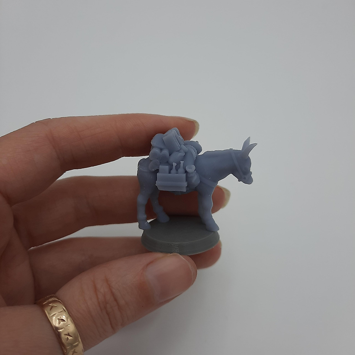 HERO Creations - 4 Mules - RPG - Dungeons and Dragons - DND - Pathfinder - Lord of The Ring - Figurine Miniature (Gray/Unpainted)