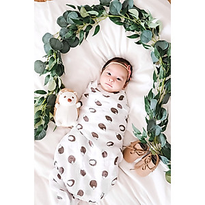 MOYA Baby Gift Box – Newborn Keepsake Box for Boy and Girl, Baby Clothes, Knotted Gown and Swaddle Blanket, Baby Shower Gifts Set for Unisex in a Box and a Basket, Baby Welcome Box, Baby Registry.